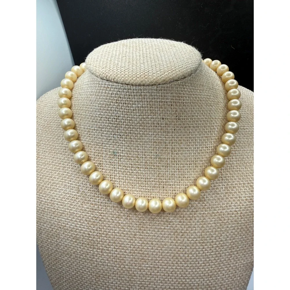 Trifari | Jewelry | Vintage Trifari Faux Pearl Necklace Cream Strand ...